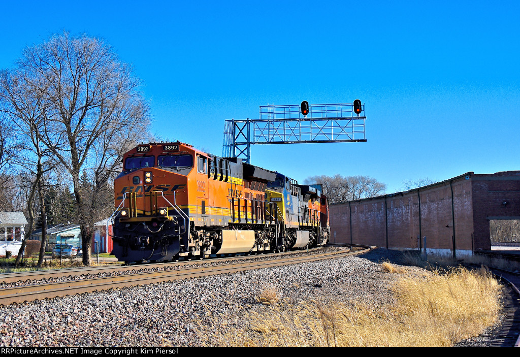 BNSF 3892